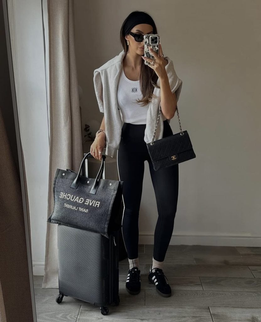 What To Wear On A Plane In Summer Or Winter - Bydeannyd