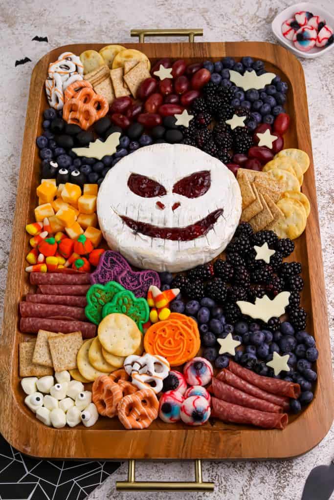 10 Halloween Snack Boards That Are Scary Good - Bydeannyd